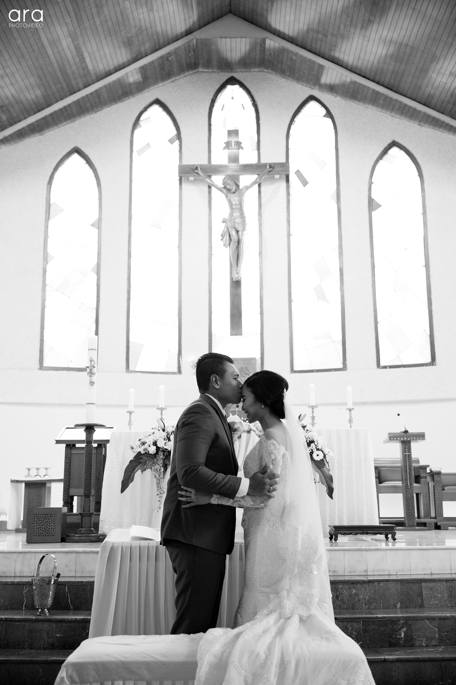 Holy Mantrimony Valen & Maria | CARI WEDDING ORGANIZER | Bridestory