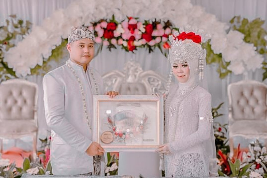 Mahar Frame by Lovely Pradine | Bridestory.com