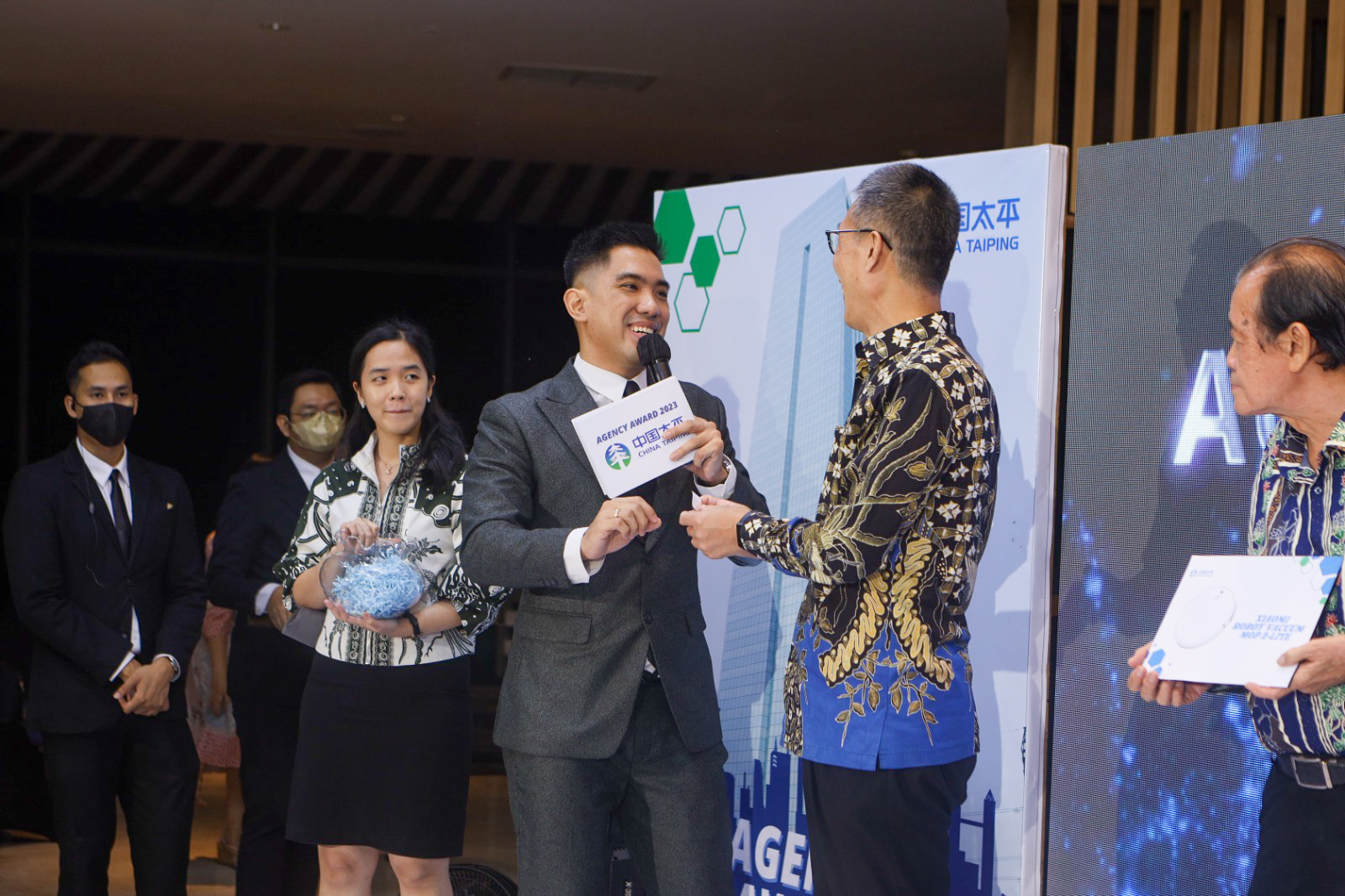 AWARDING NIGHT CHINA TAIPING | Aldo Adela MC & Magician | Bridestory