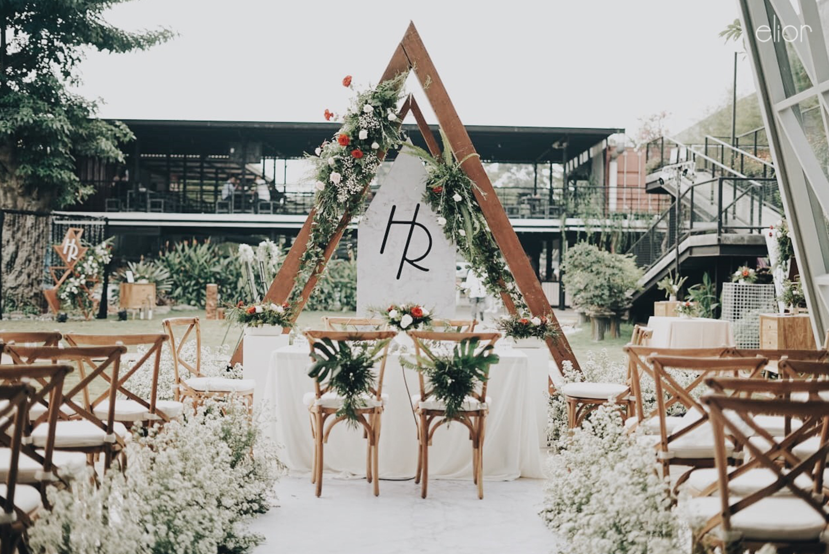 Love is a Triangle by Elior Design | Bridestory.com