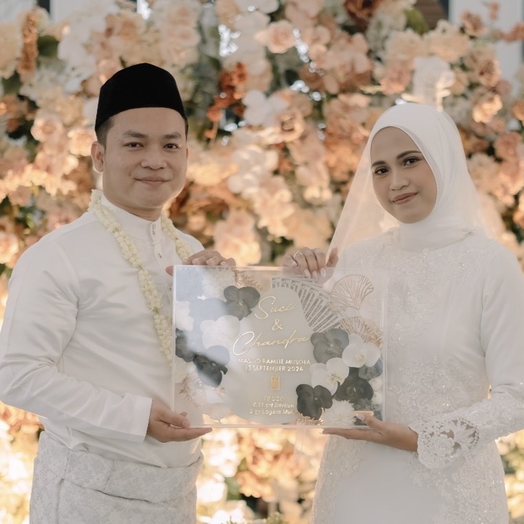 Mahar Akrilik | Suci & Chandra | Momento Project | Bridestory
