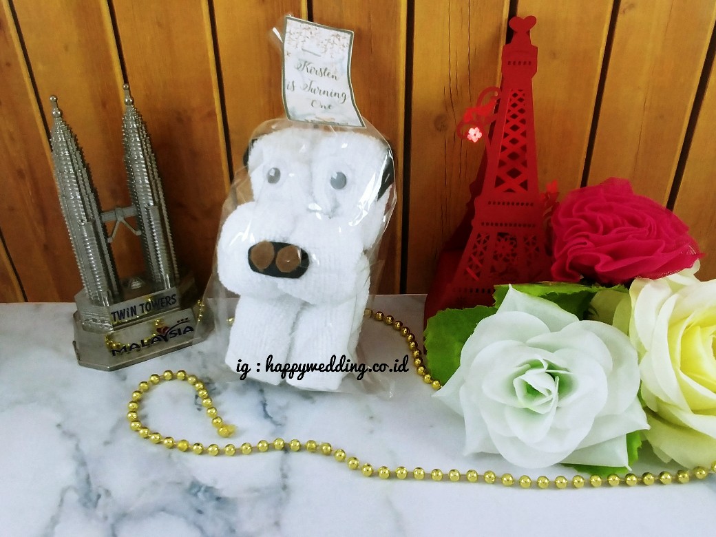 Souvenir Handuk Sapi Packing Plastik oleh Happy Wedding | Bridestory Store