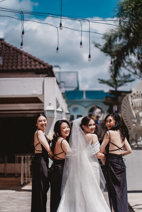 Santo and Dina by Little Jump | Bridestory.com