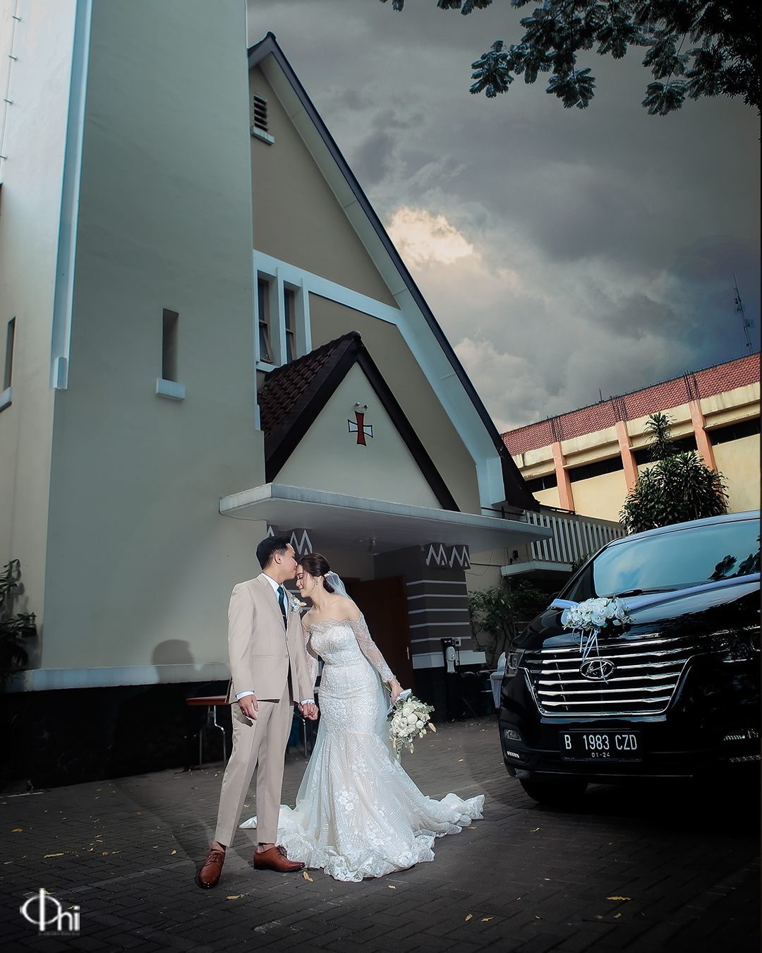 Alex & Ella by PhiPhotography | Bridestory.com