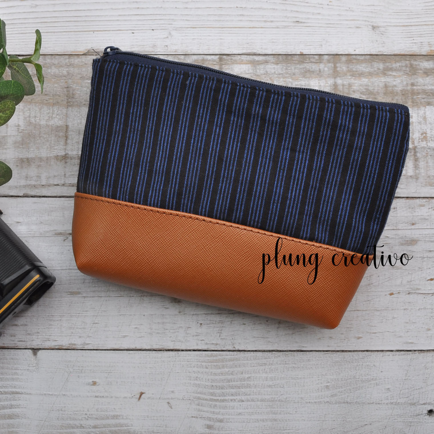 pouch kulit sintetis+lurik by Plung Creativo | Bridestory Store