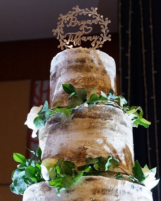 Natural Wed Cake | Evergreen Cake Boutique | Bridestory