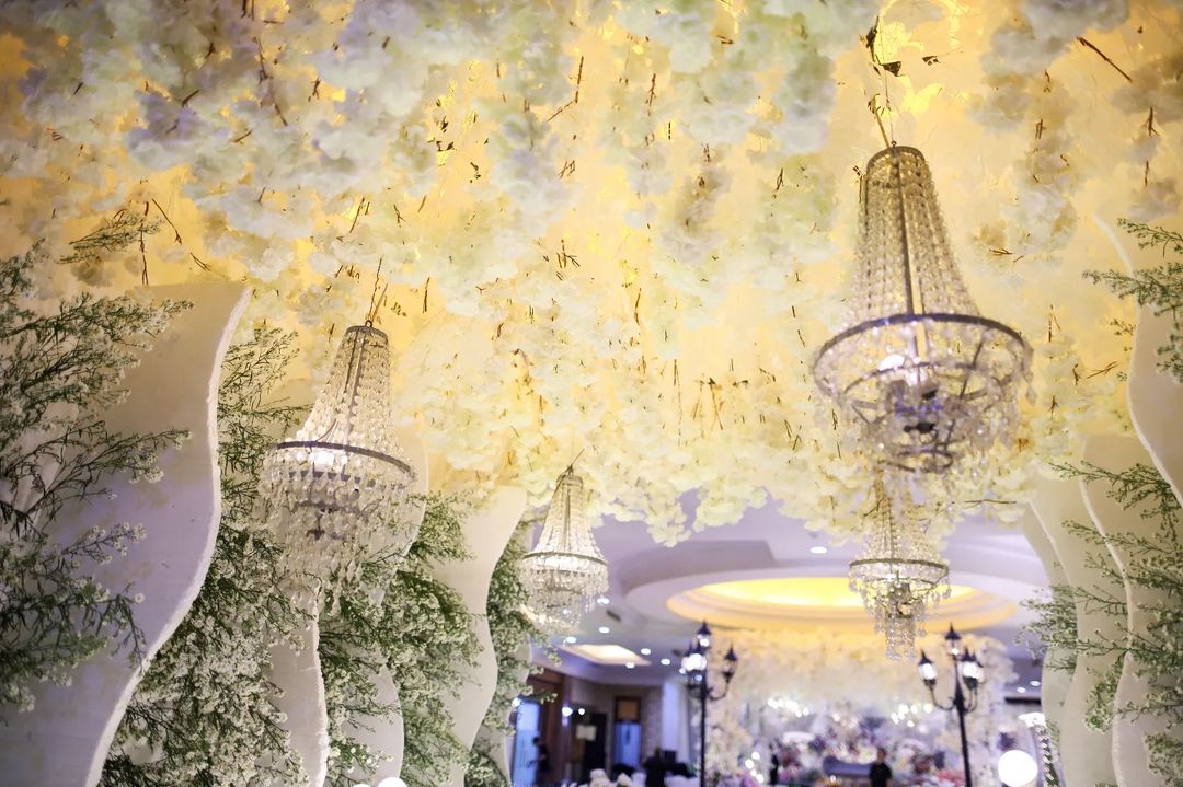 gram ballroom decoration | Rayain Aja Florist and Decoration | Bridestory