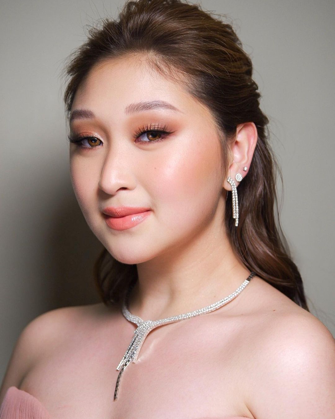 Clean Beauty by Jyka Espinoza Makeup Artistry | Bridestory.com