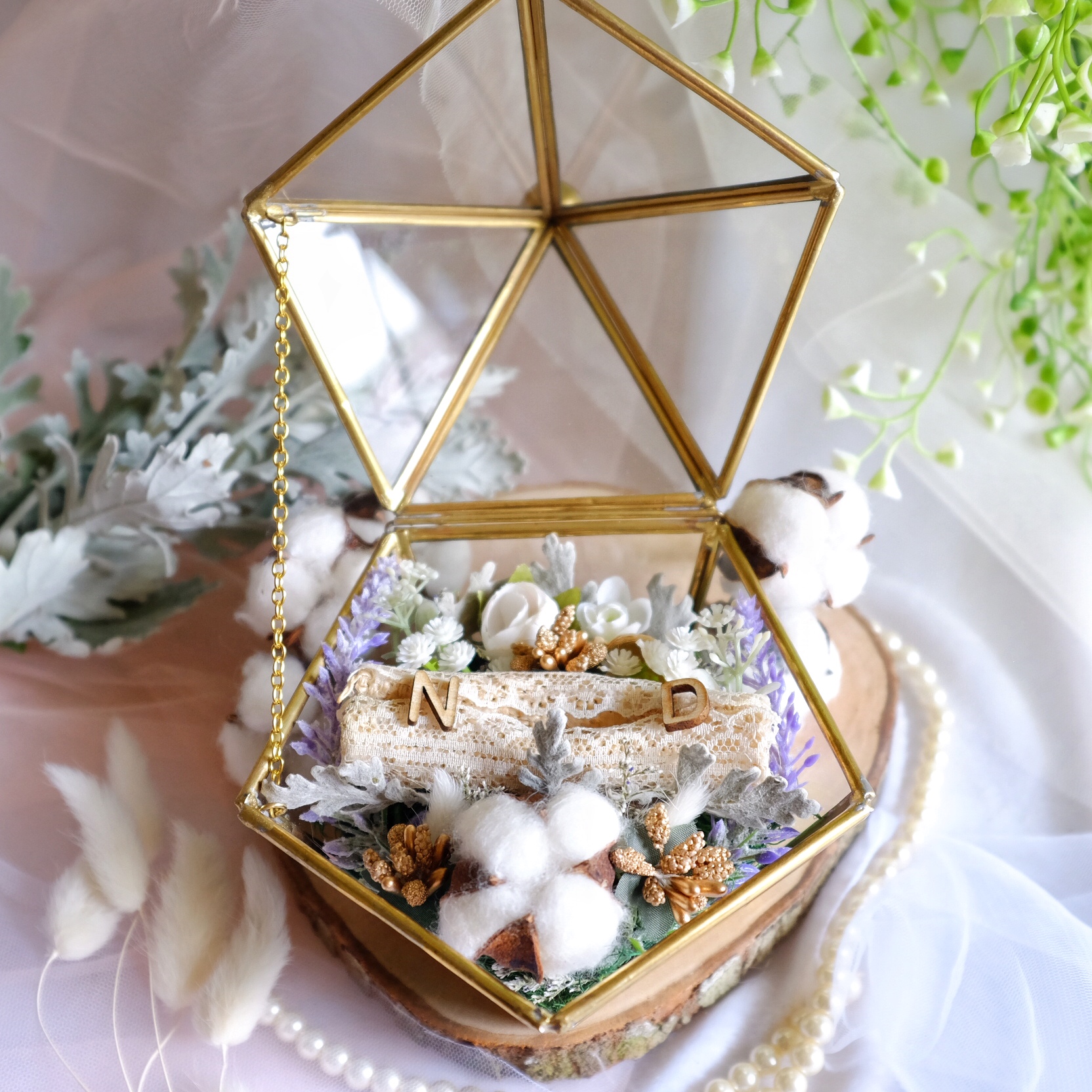 Pyramid Ring Box by Angelica Petals | Bridestory Store