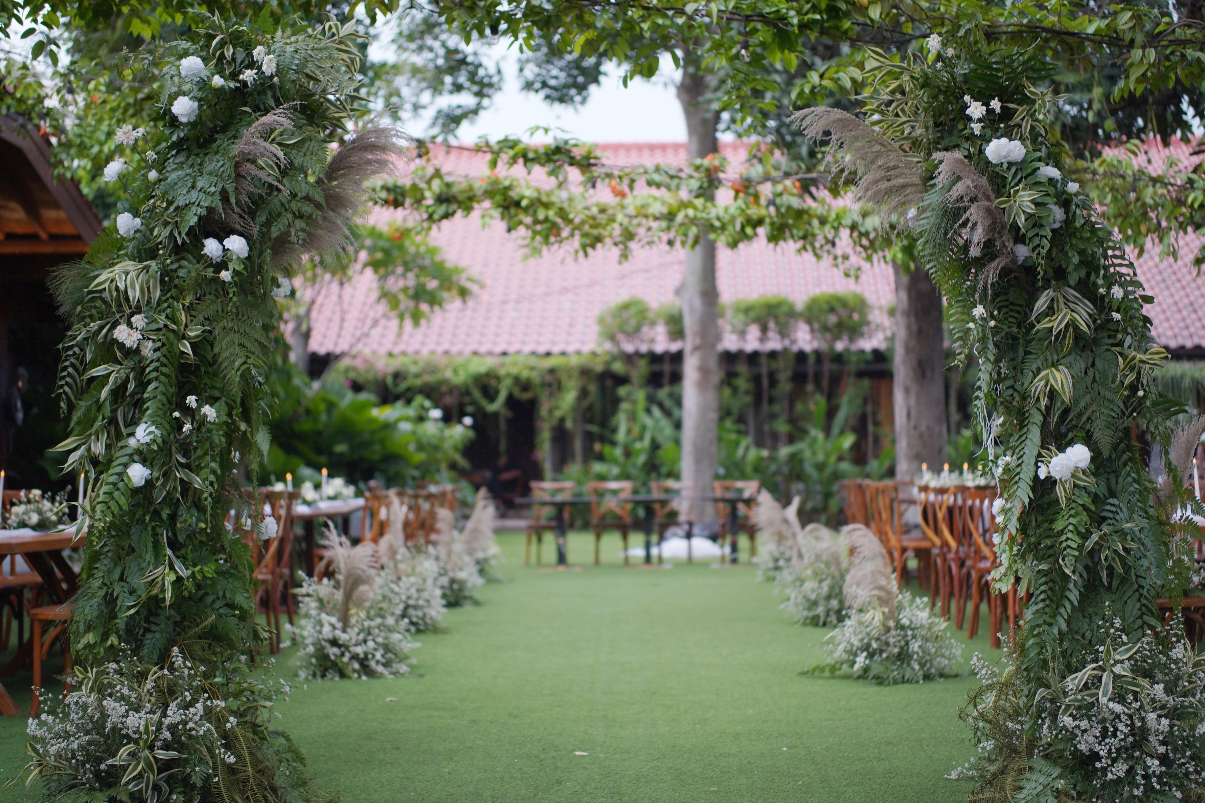 Intimate Wedding Decoration | Pampas Home Studio | Bridestory