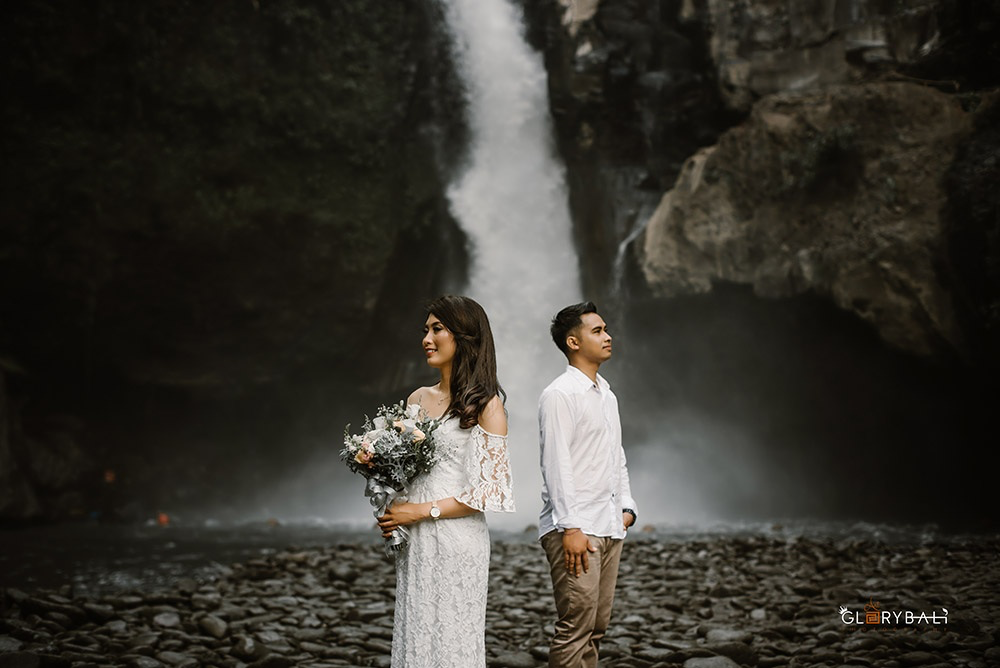 Prewedding photo Ngurah & Intan by ARTGLORY BALI | Bridestory.com