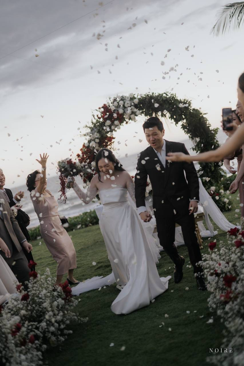 Linda & Anto Happily Ever After by Before Sunrise Wedding | Bridestory.com