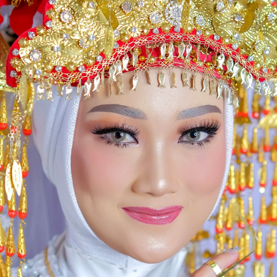 Mirna Ayu Make Up & Wedding - Vendor Hair & Makeup di Kediri | Bridestory