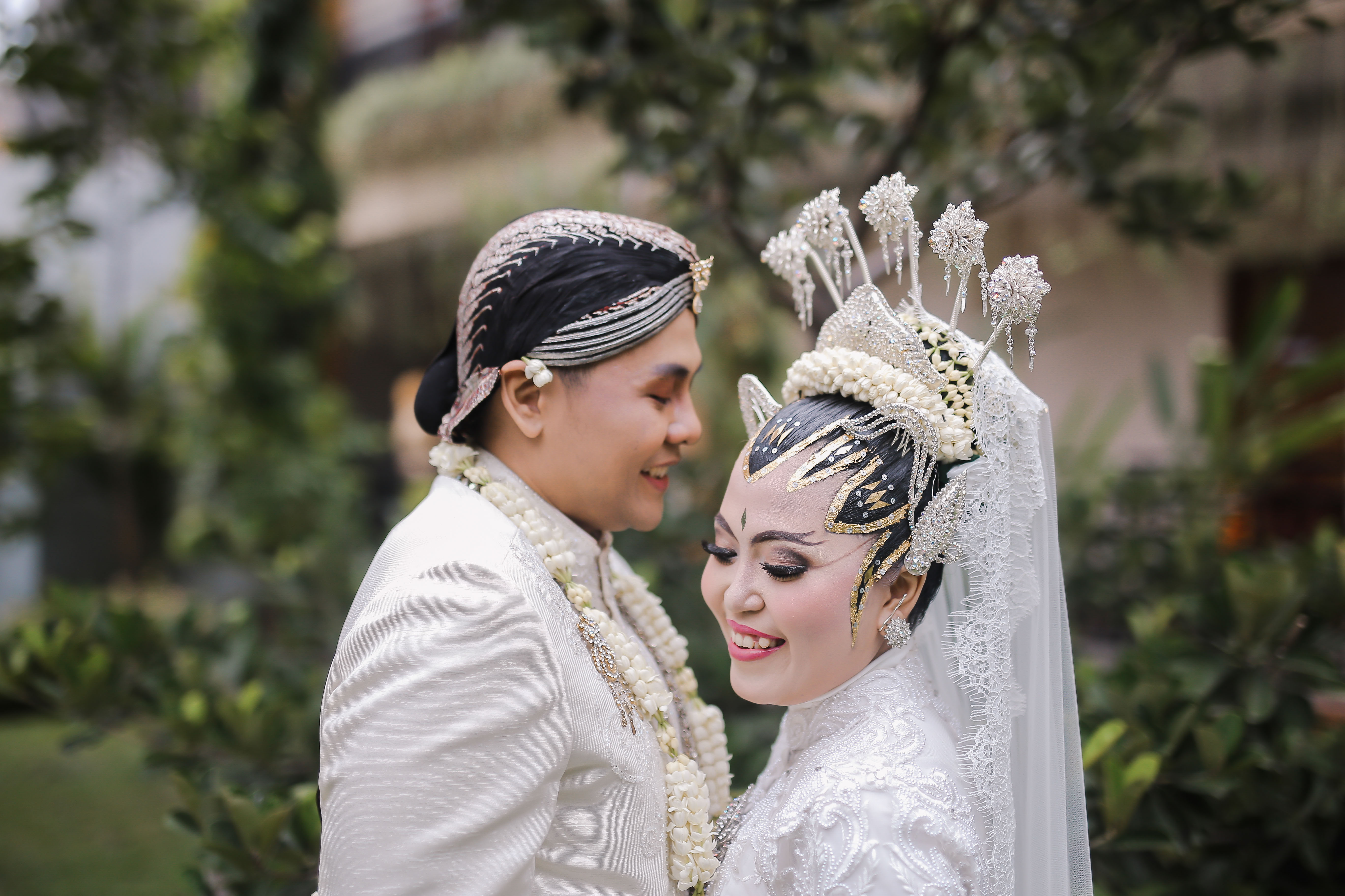 Traditional Javanese Wedding From Ella & Wanda by Avinci wedding ...