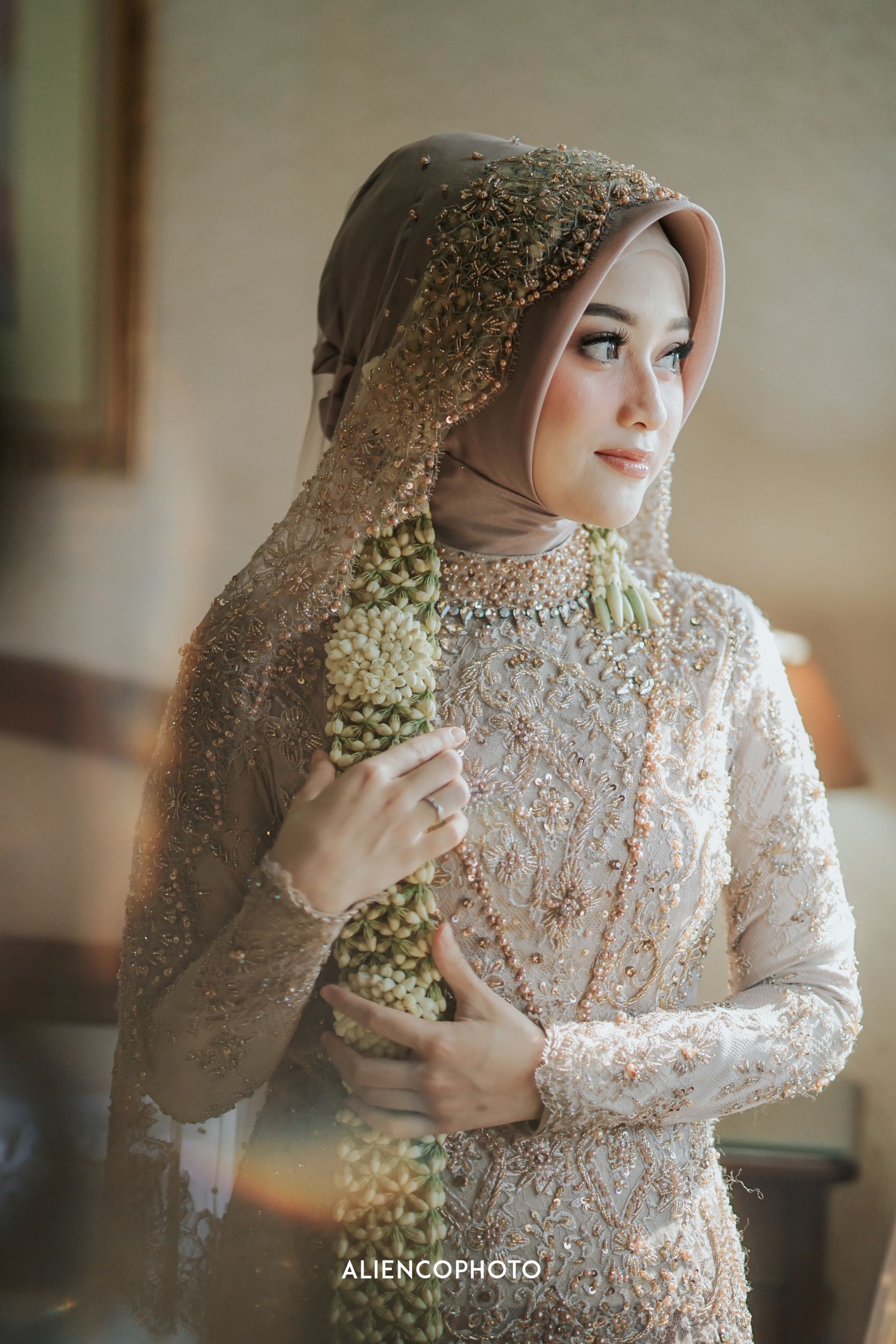 Classic Javanese Wedding- Mutiara & Farobi | Kiara Wedding | Bridestory