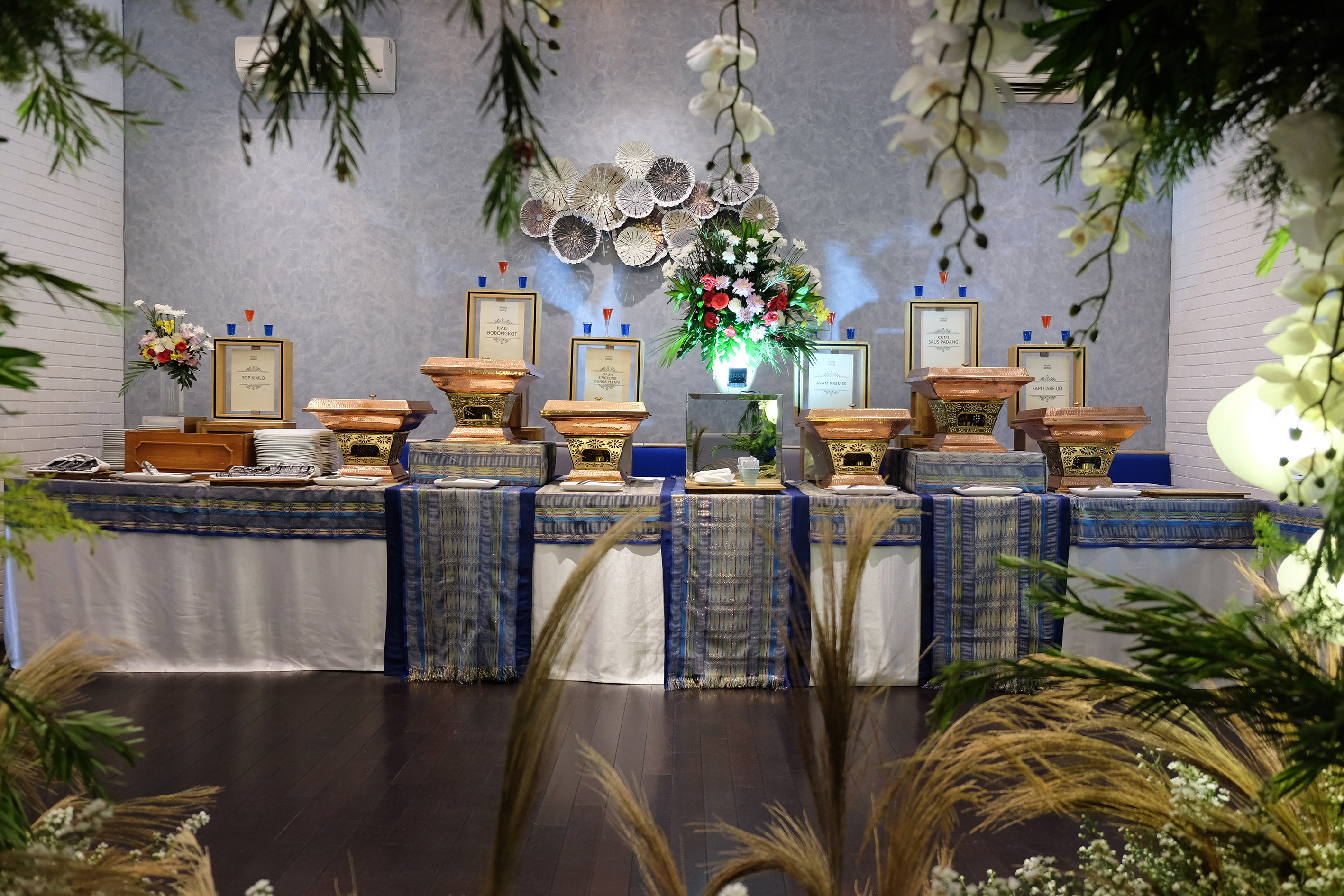 Buffet Arrangement | Aroma Sedap | Bridestory