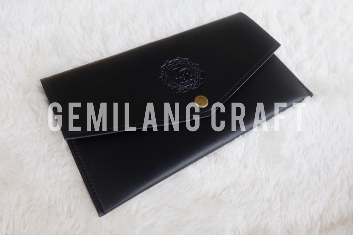 Premium envelope for Indah&Rizma wedding by Gemilang Craft | Bridestory.com