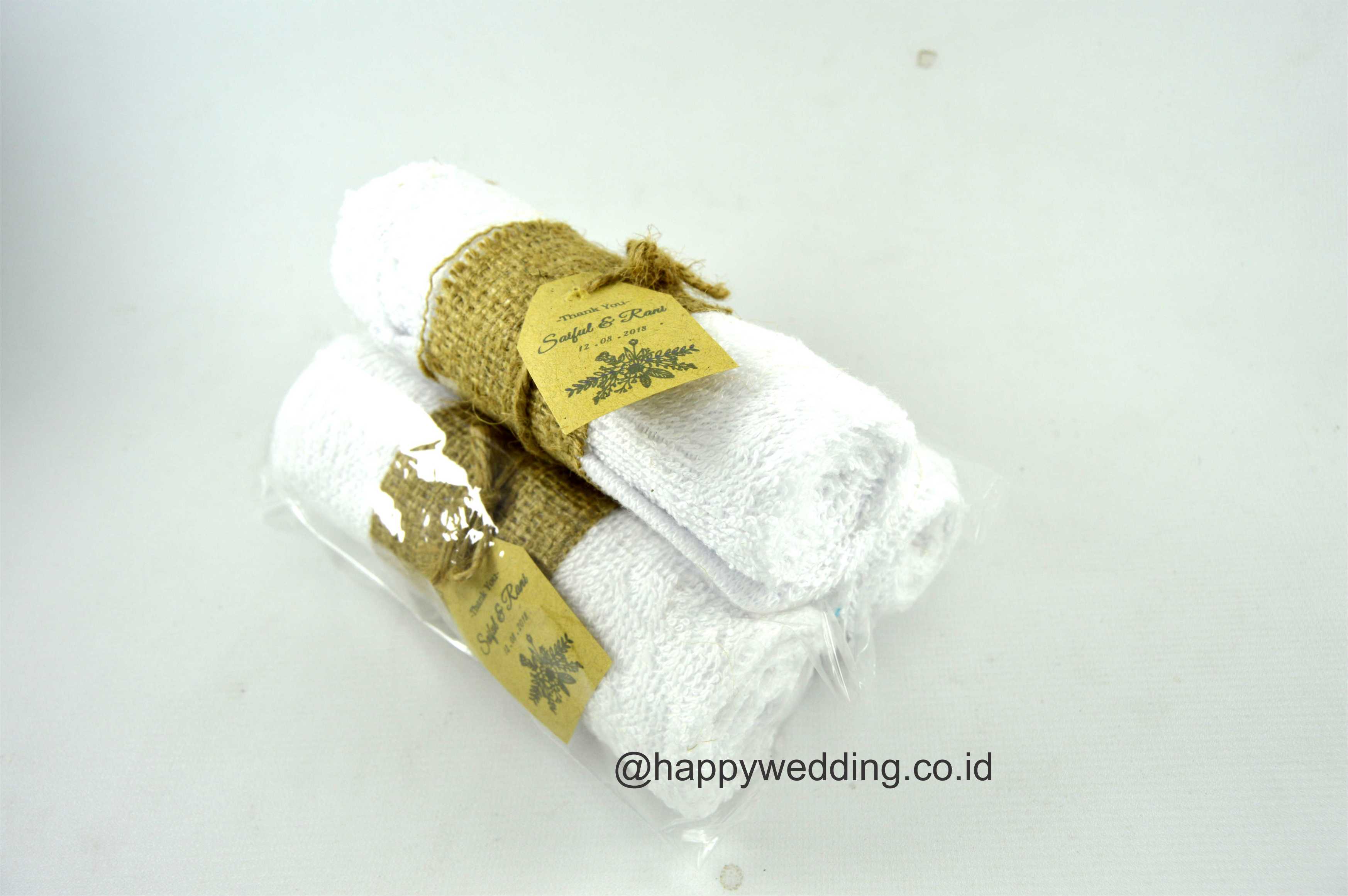 Souvenir Handuk Gulung Packing Plastik by Happy Wedding | Bridestory Store