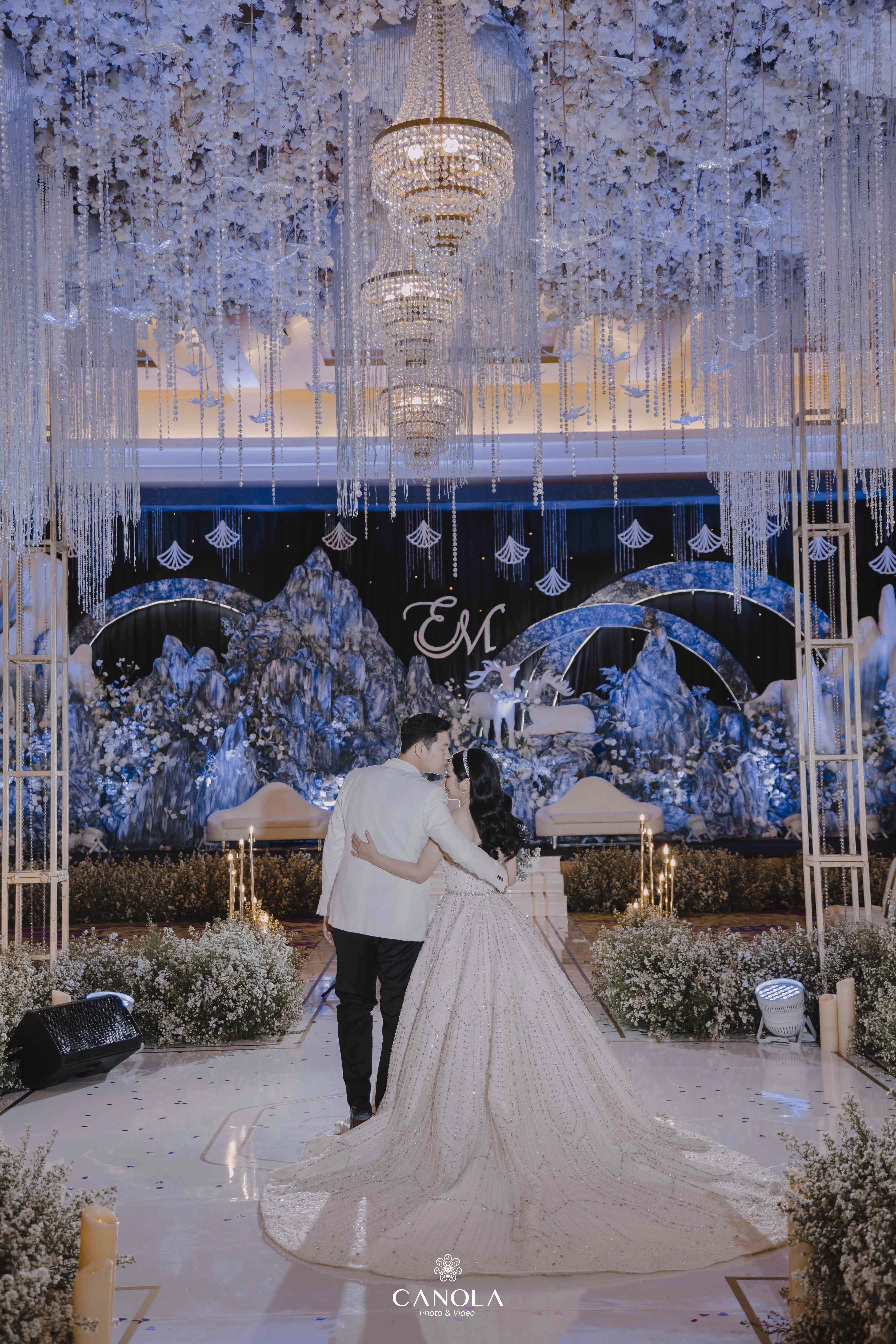 Erik & Melissa Wedding by CASS Organizer | Bridestory.com