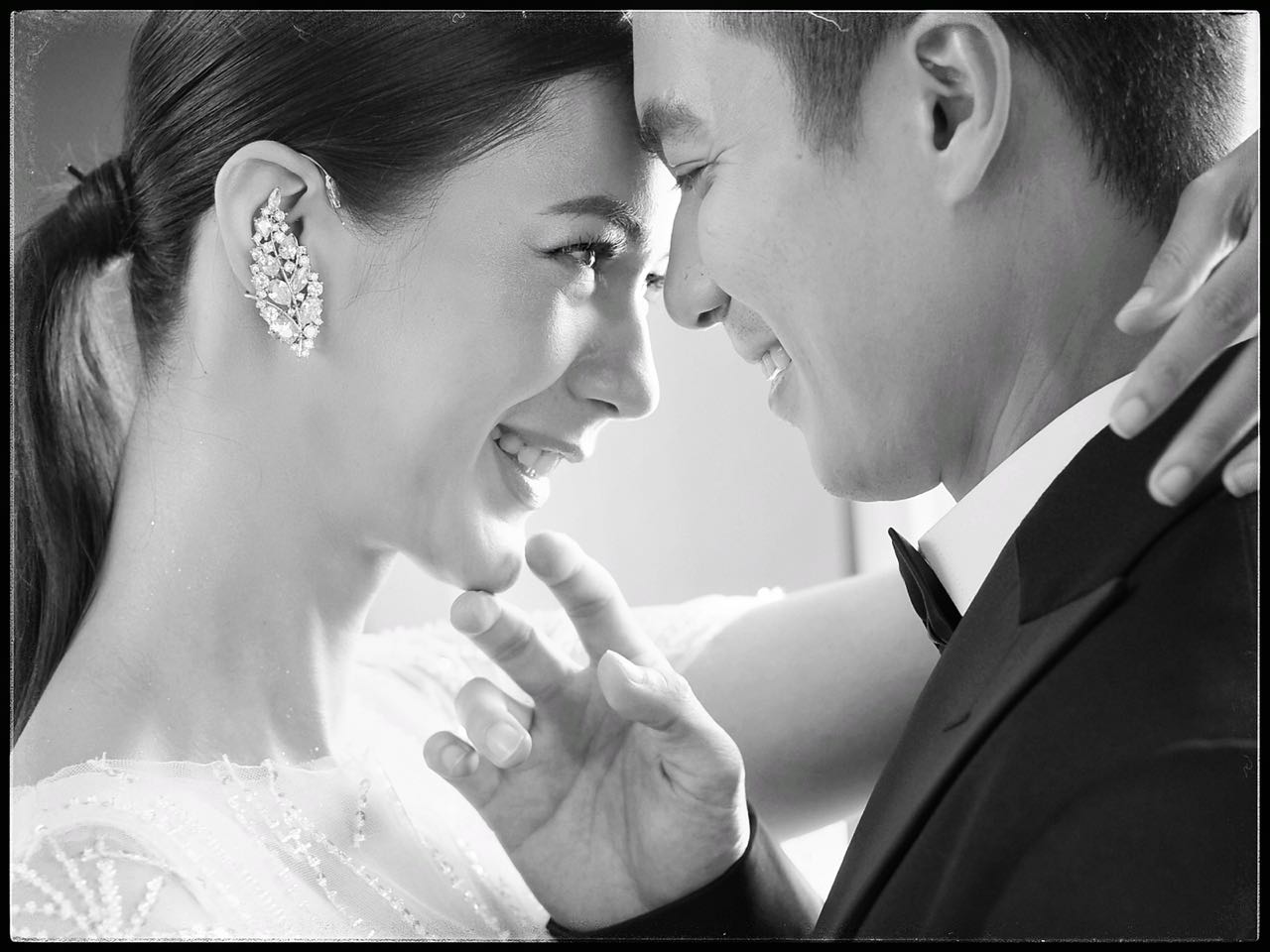 baim & paula photo shoot by Vivi Valencia | Bridestory.com