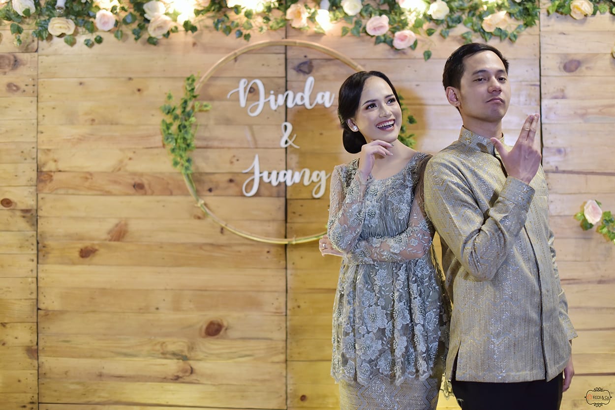 The Engangement Of Dinda & Juang by REDI & Co. Photography | Bridestory.com