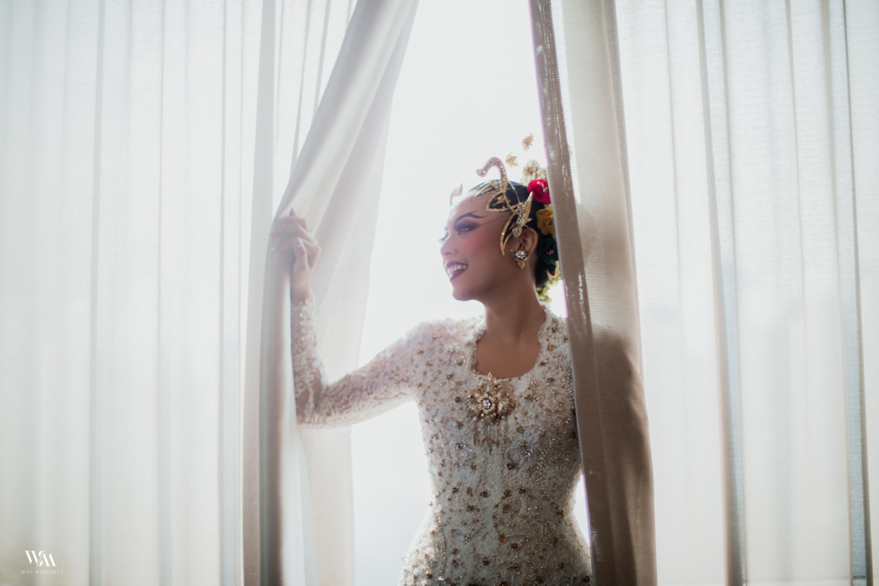 Kebaya Akad Nikah / Pemberkatan oleh Verakebaya | Bridestory Store