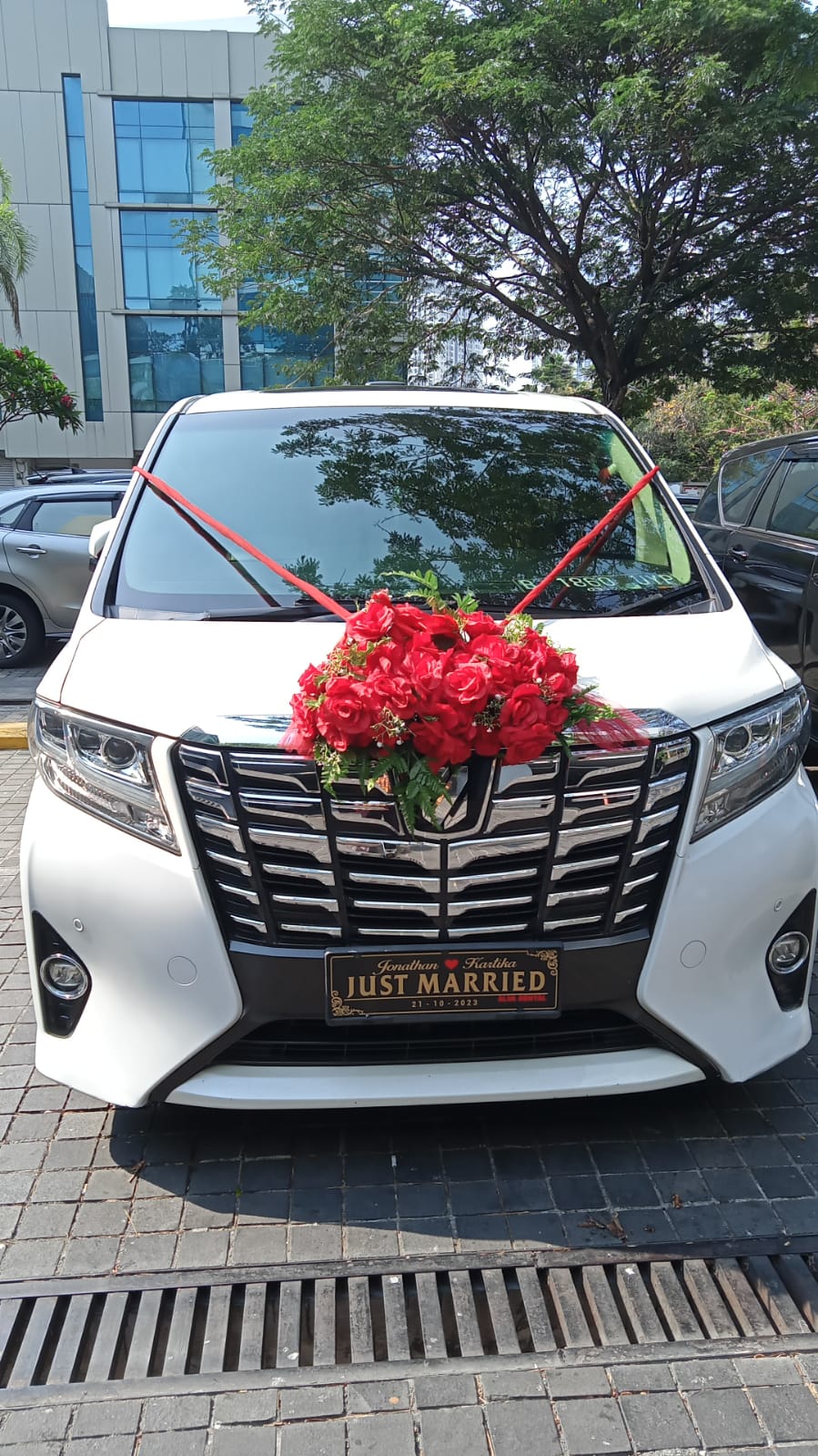 Wedding Car Mobil Pengantin | Alva Wedding Car | Bridestory