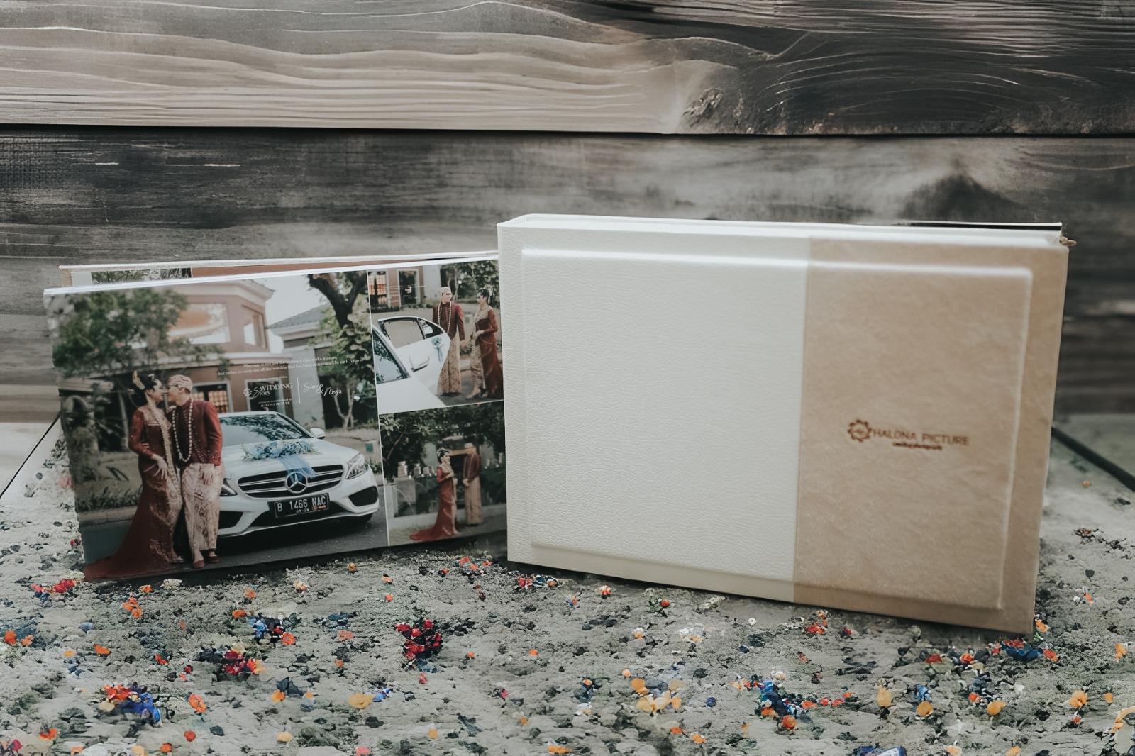 Contoh Album Dan Frame Halona Picture by History Picture | Bridestory.com
