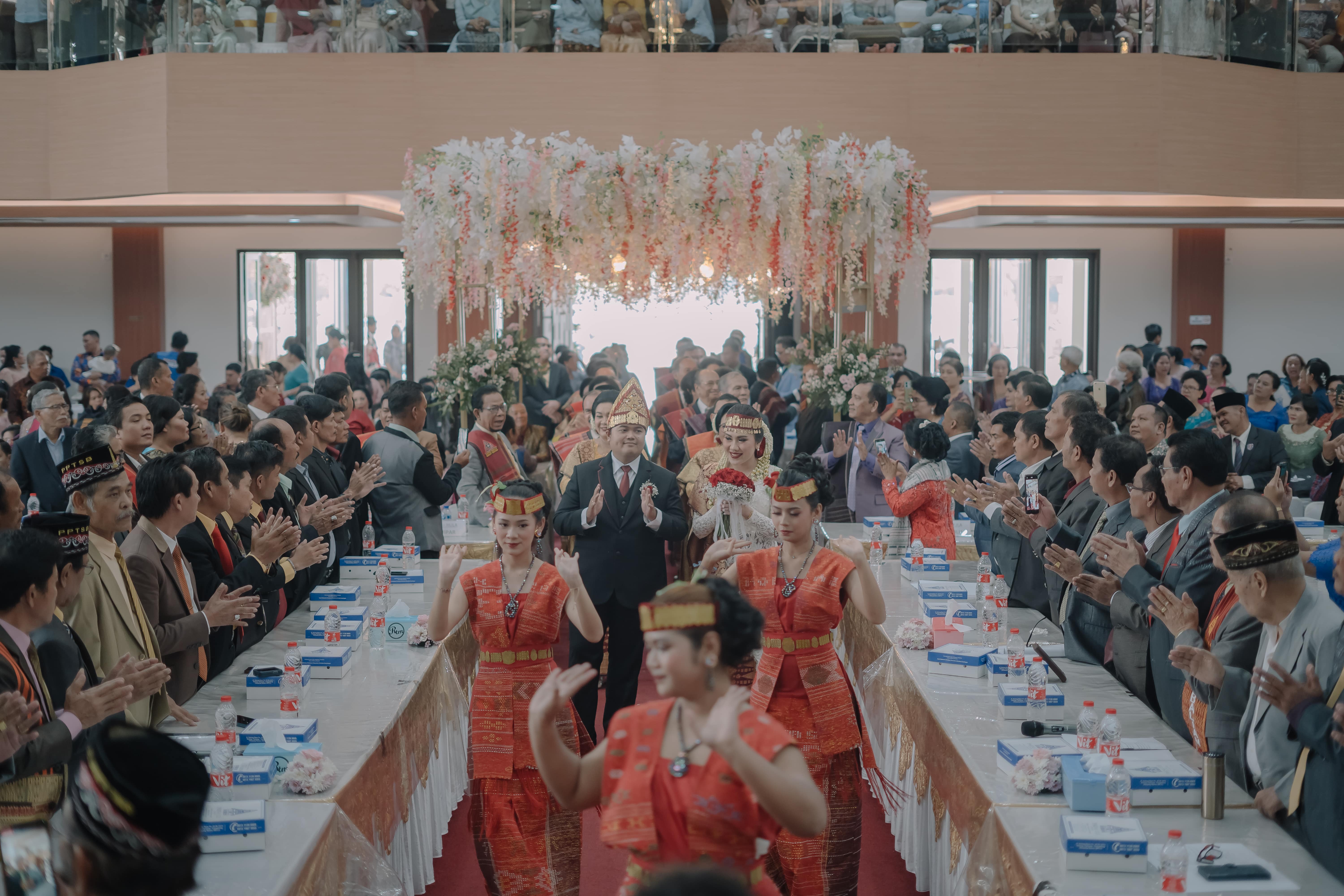 Leo & Lena | Graha and Conventional Hall Ronatama | Bridestory