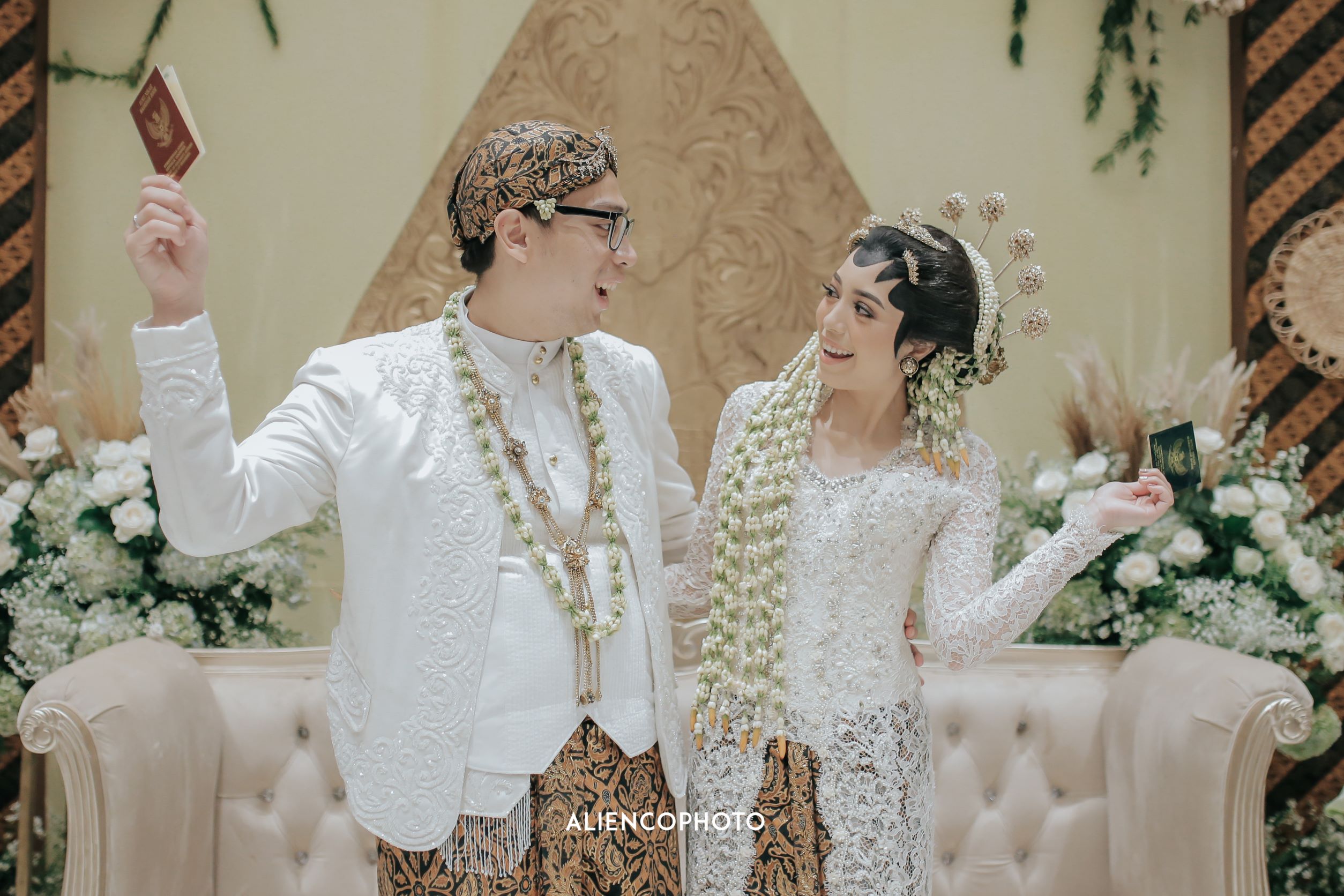 Traditional Classic Javanese Wedding | Kiara Wedding | Bridestory