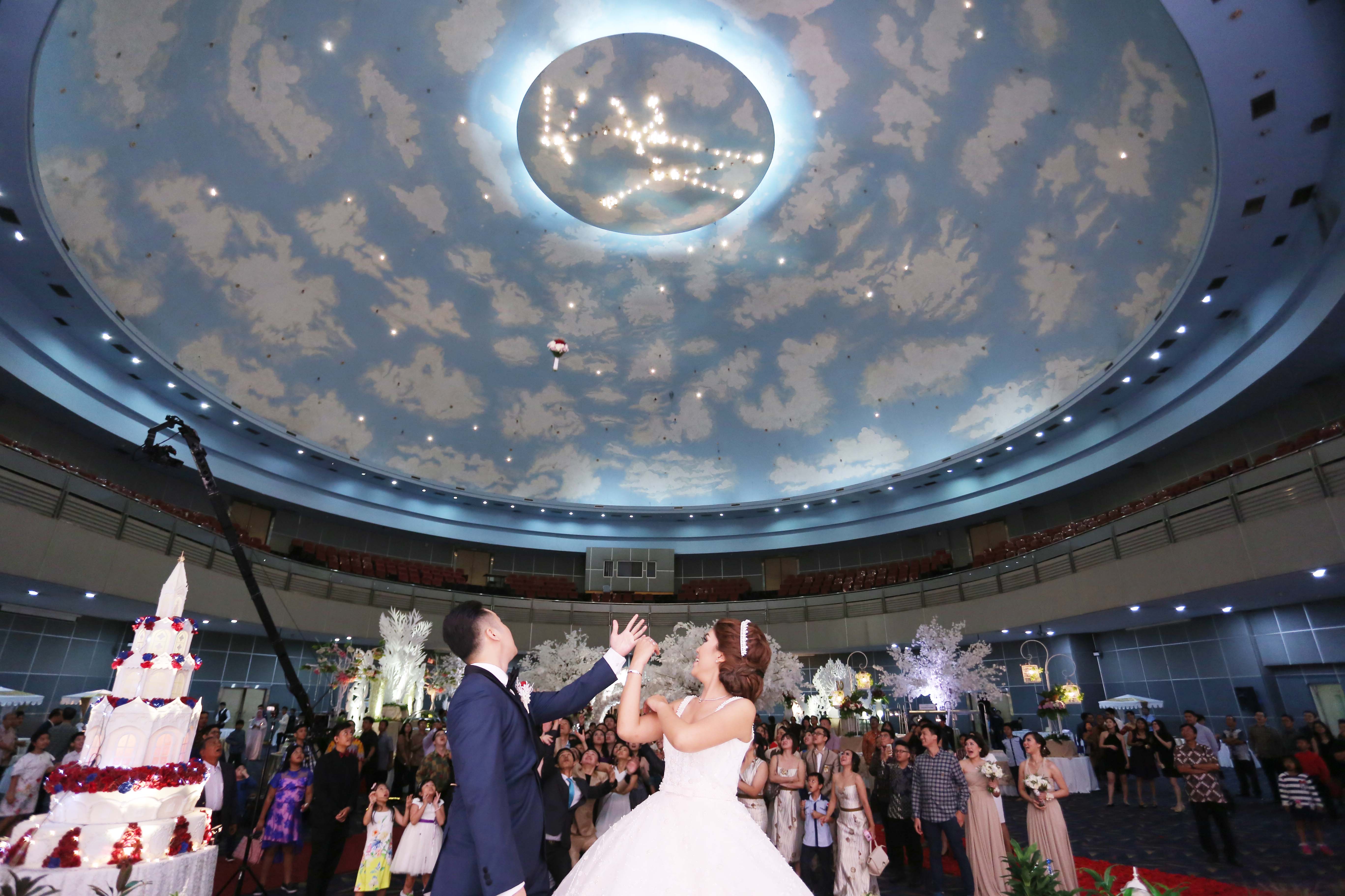 Gedung Smesco Wedding 5 Tahun Pacaran, Randi Repvblik Akhirnya Resmi
