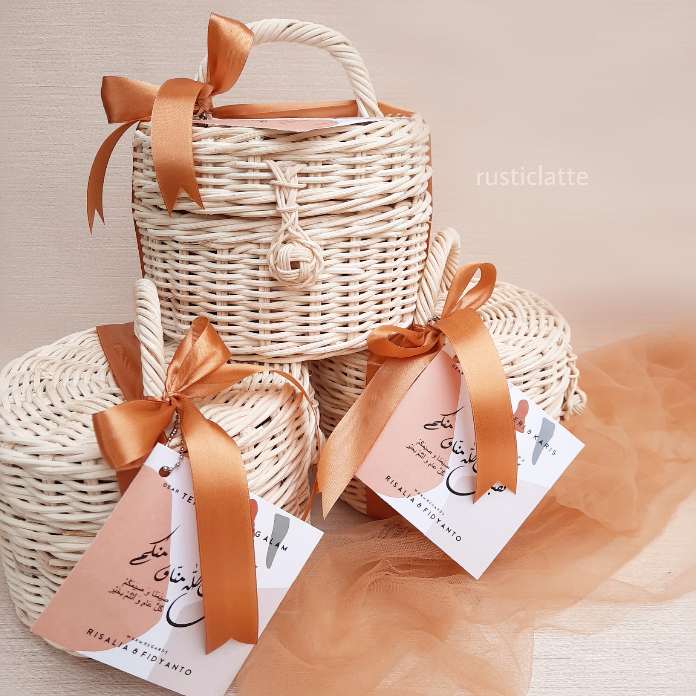 Custom Rattan Hampers | Rusticlatte | Bridestory