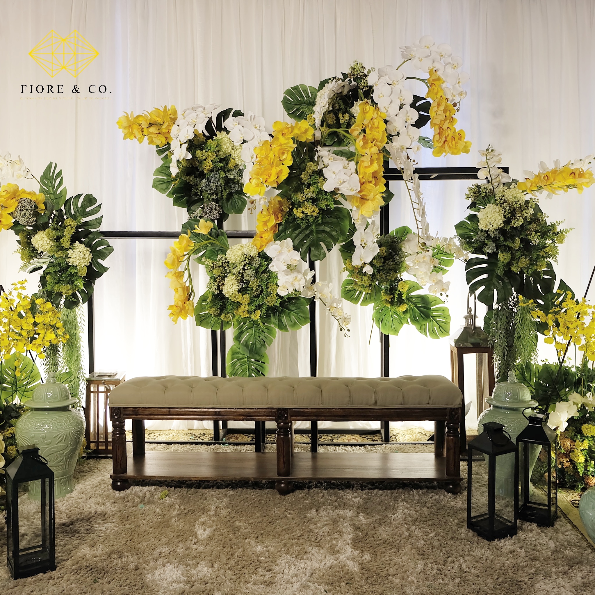 "MAGICAL SUNRISE" | FIORE & Co. Decoration | Bridestory