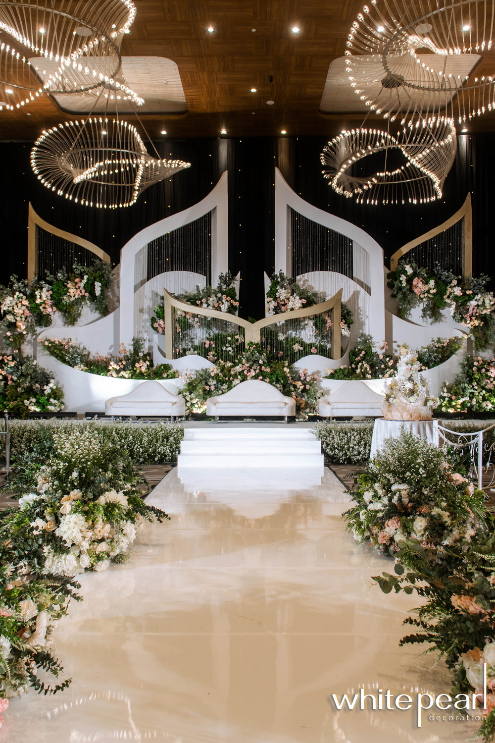 DoubleTree by Hilton Cikini 2025.02.15 | White Pearl Decoration ...