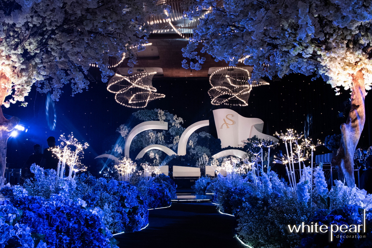 DoubleTree by Hilton Cikini 2024.11.30 | White Pearl Decoration ...