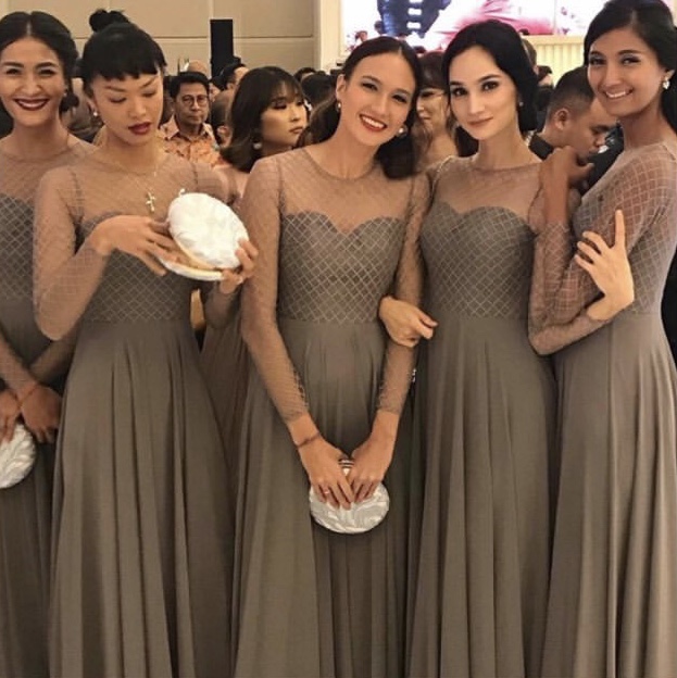 Baim & Paula by The Curvakum Label | Bridestory.com