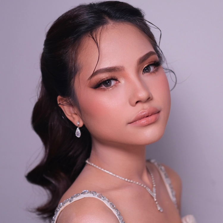 Orelia Makeup | Wedding Hair & Makeup in Mataram | Bridestory.com