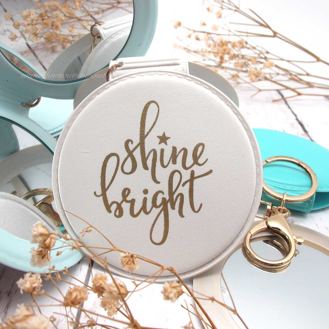 Exclusive Folded Mirror With Keychain by Fine Souvenir | Bridestory.com