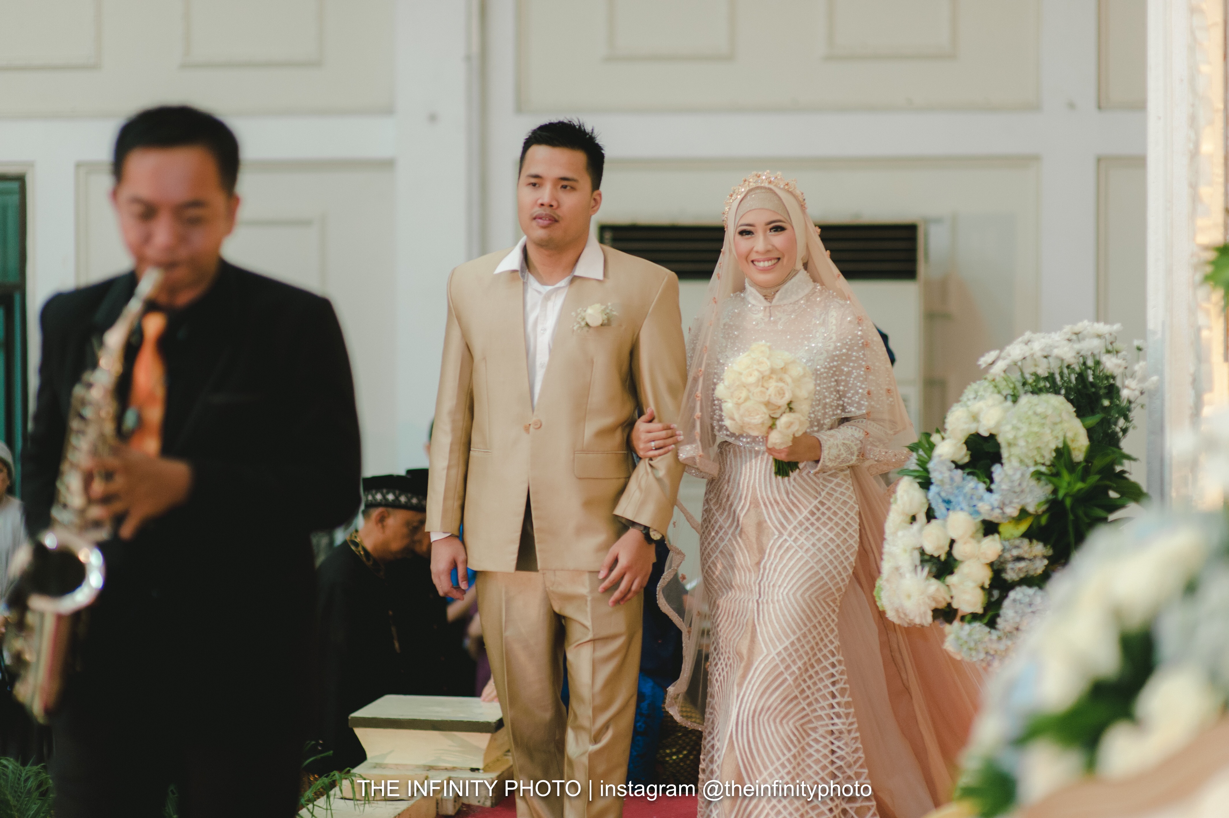 Muslimah Wedding Dress Pristy & Iman by LAKSMI 0817 0370 7670 | LAKSMI ...