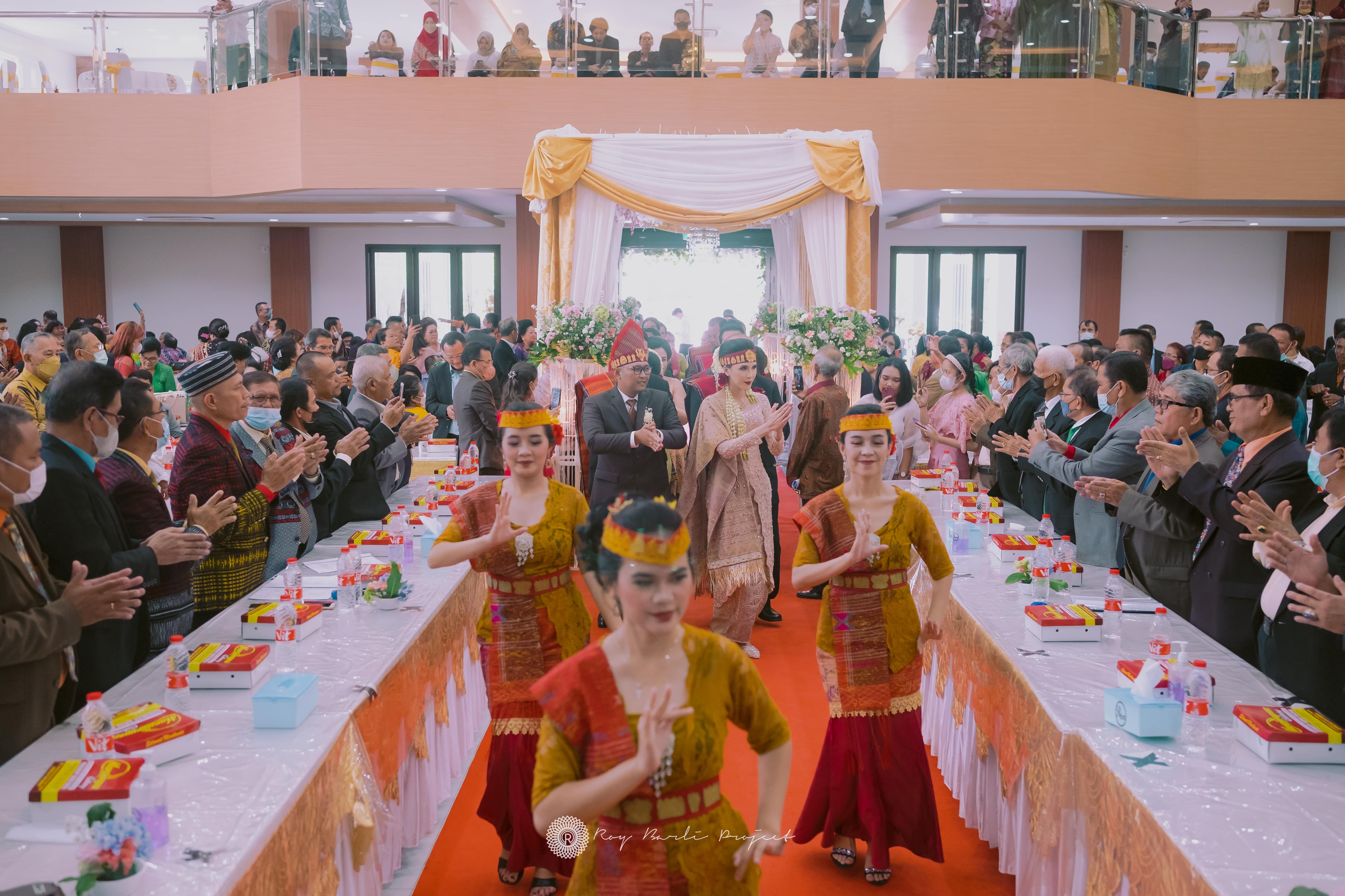 Felix & Roma | Graha and Conventional Hall Ronatama | Bridestory