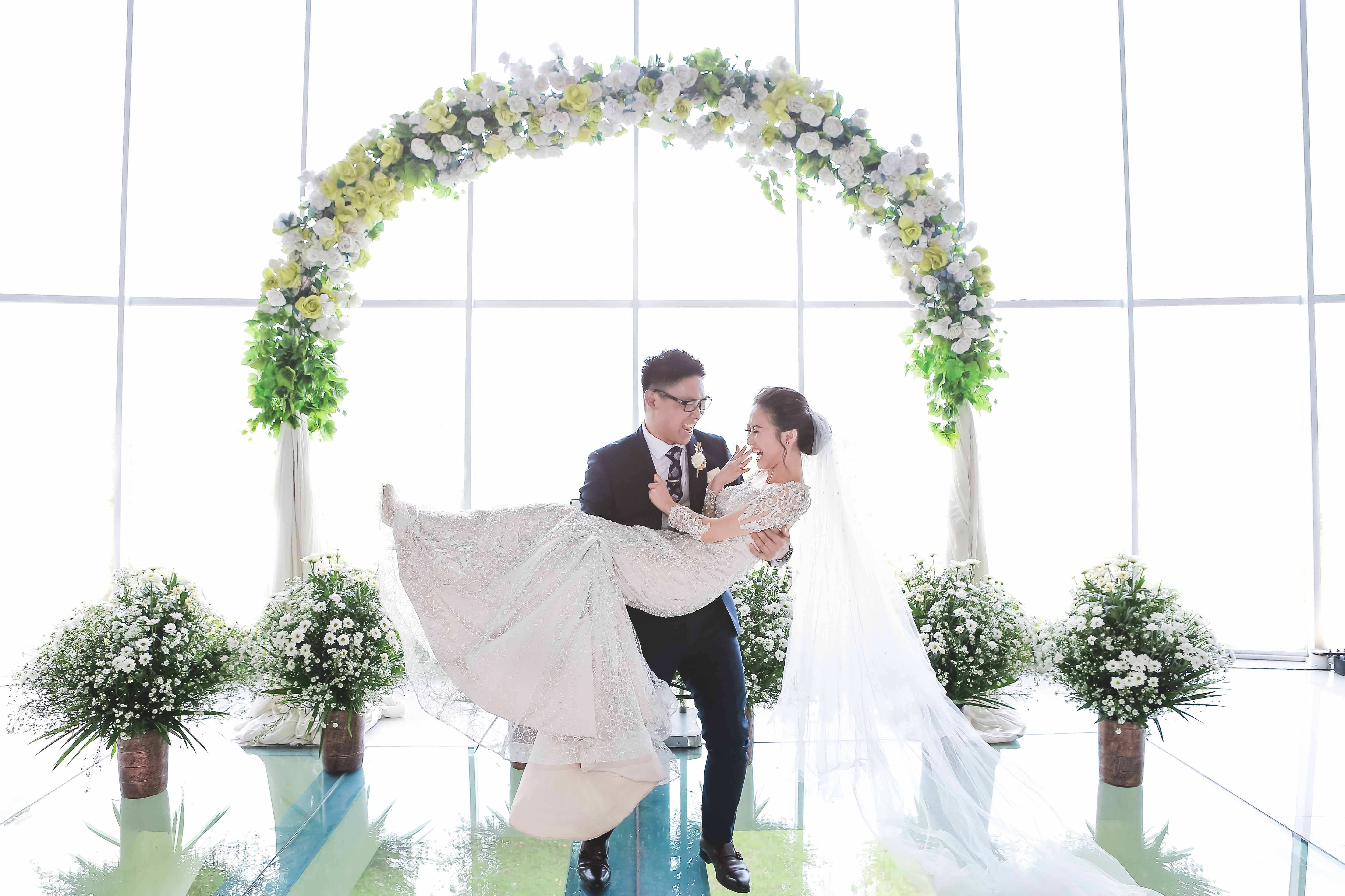 Gracefulness by Couple Story Pictures | Bridestory.com