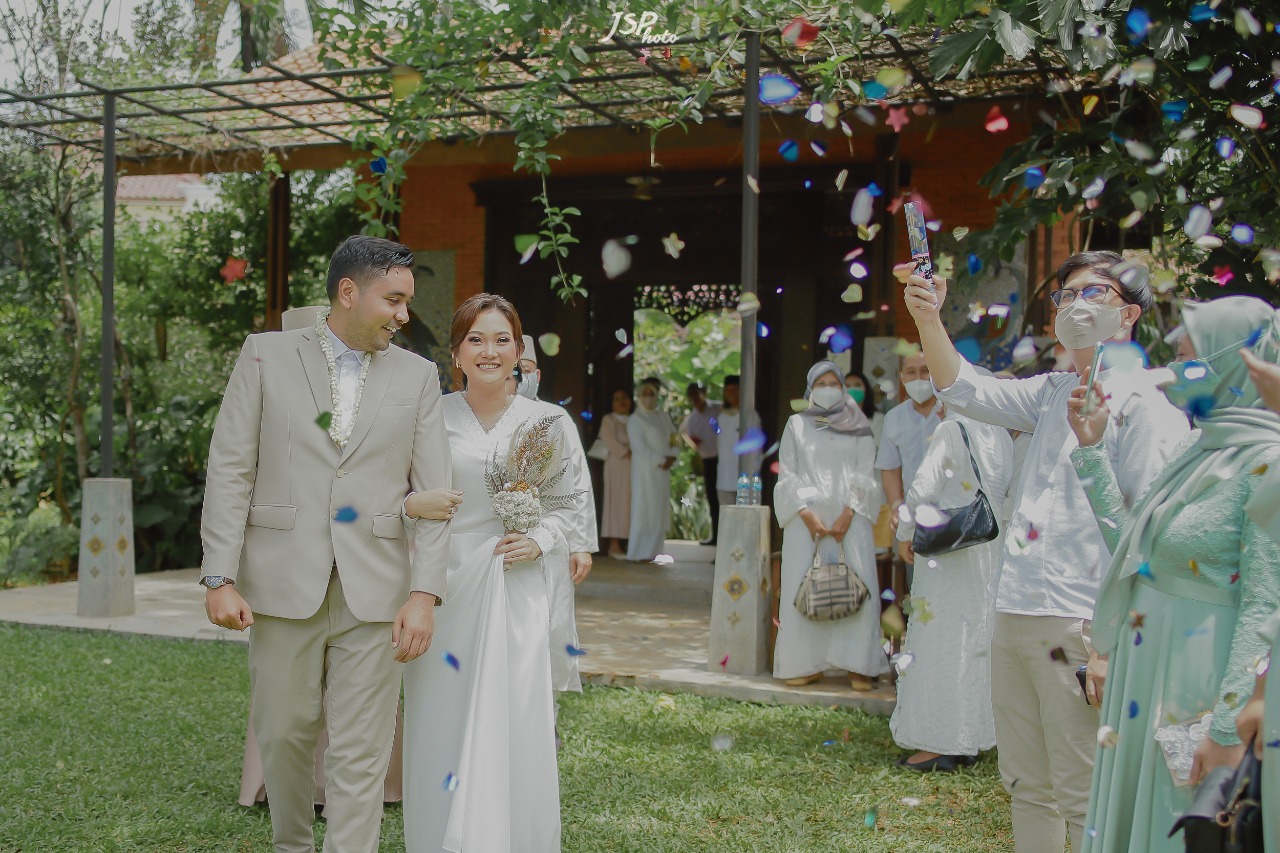 The Intimate Wedding Of Bunga & Mario | Armadani Organizer | Bridestory