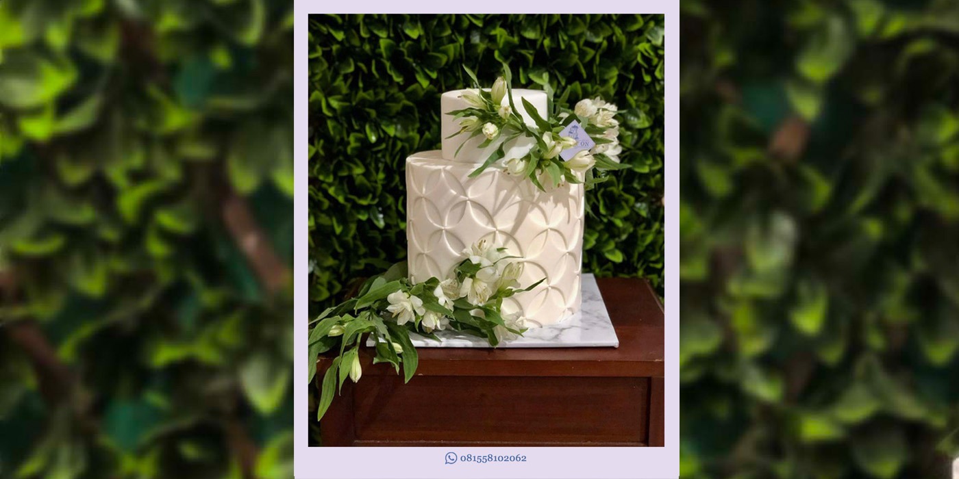 Intimate Wedding Cake oleh Cake It On Bali | Bridestory Store