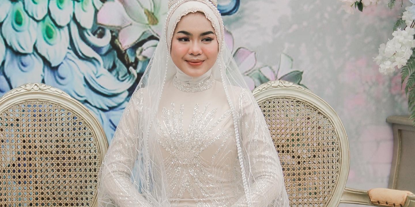 Mermaid Wedding Dress with Long Sleeve oleh Le Clemmie by Amelia | Bridestory Store