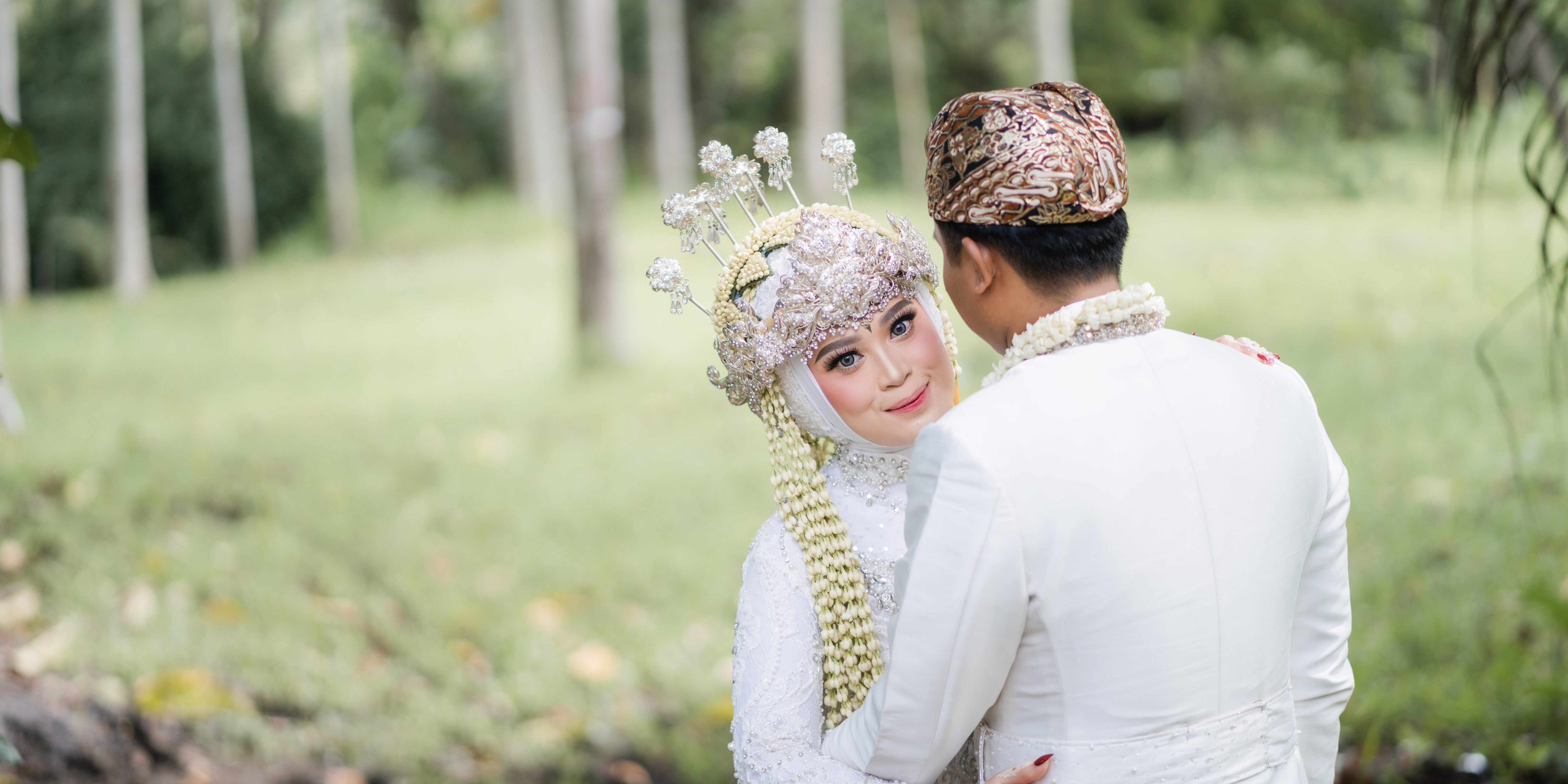 Photo Prewed & Wedding Day by Reszky Photo | Bridestory Store