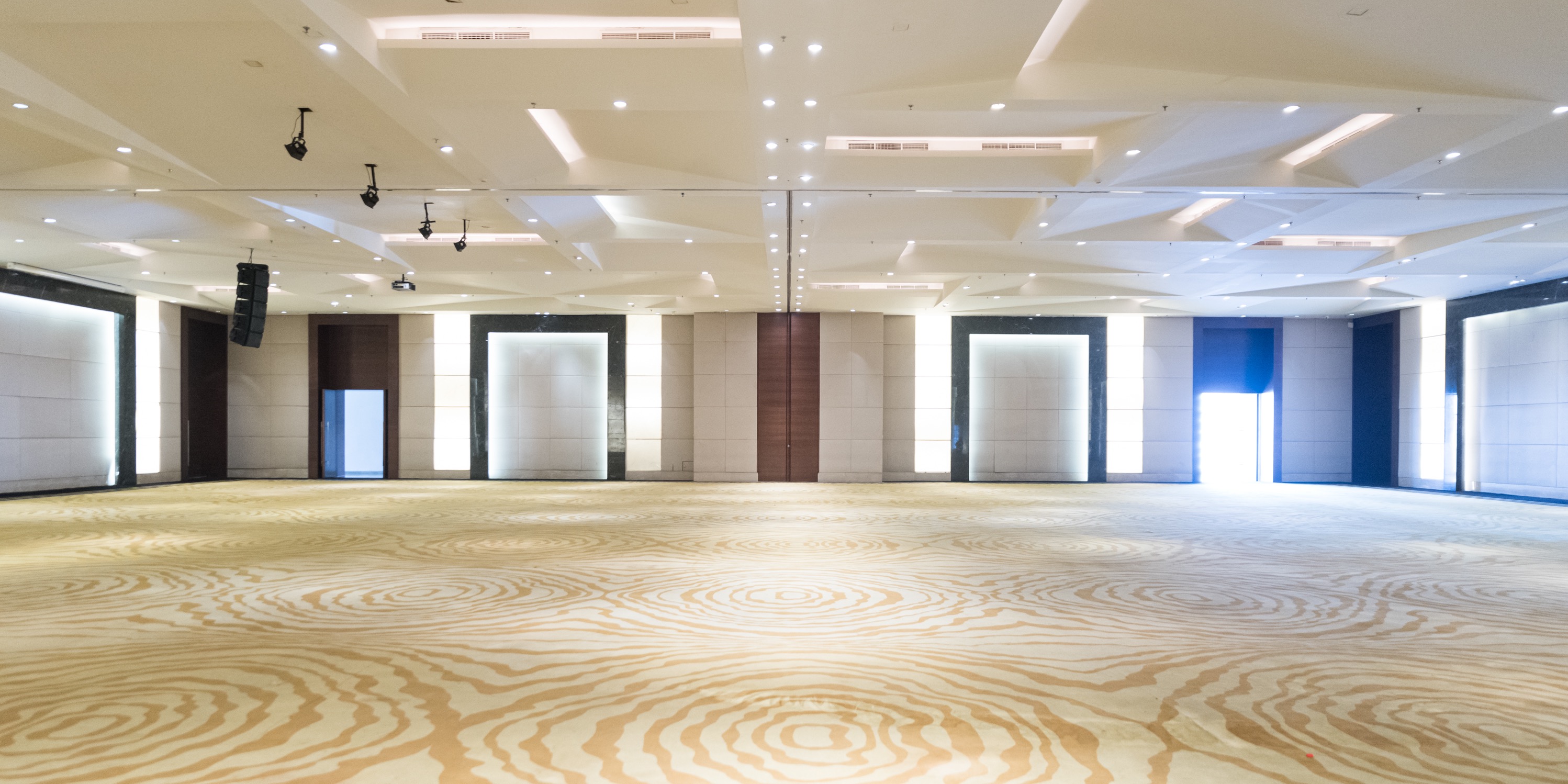Kuningan City Ballroom (Paket Venue, Catering, Dekorasi) - Luxury oleh ...