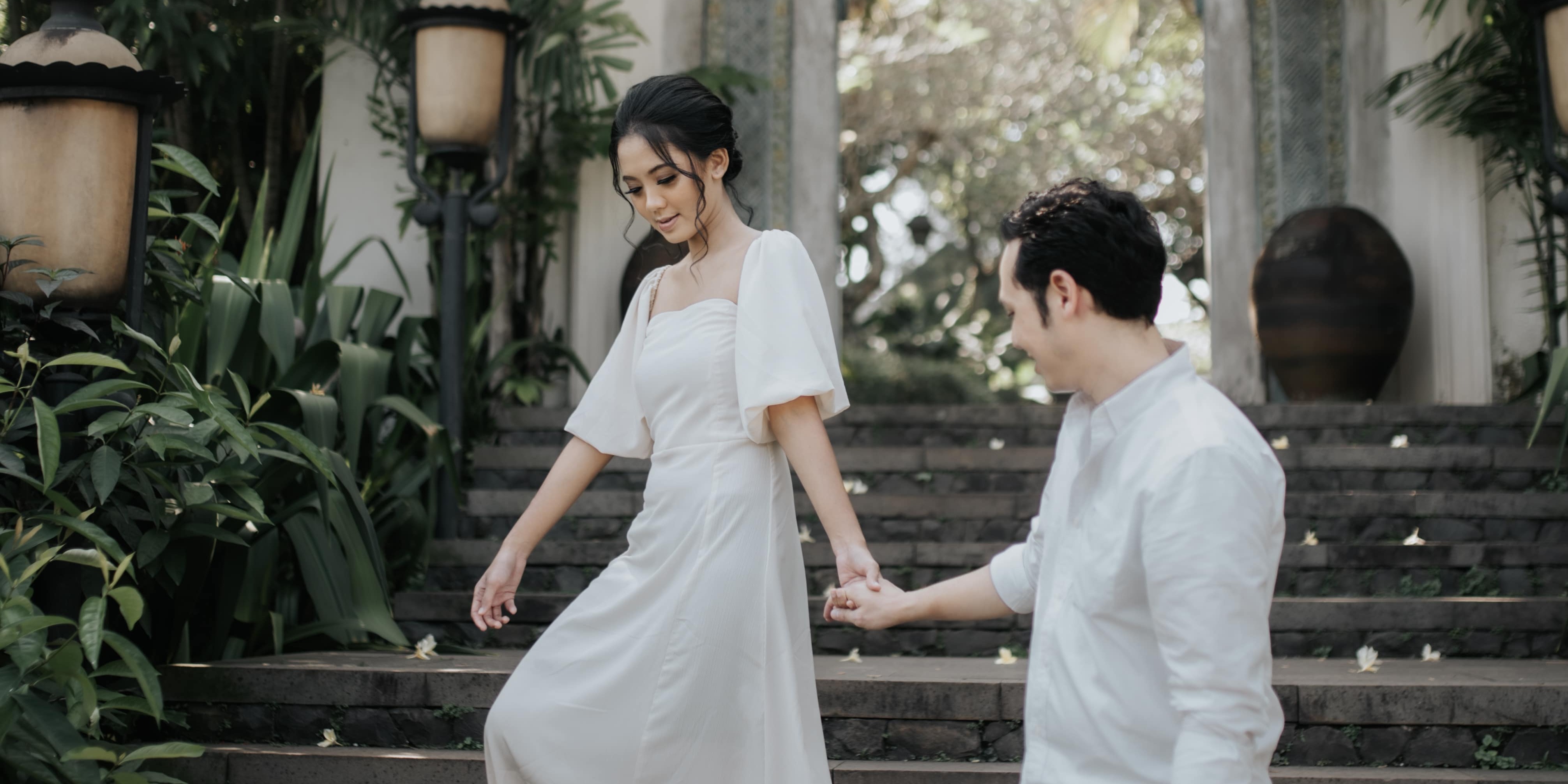 Couple Session by Stepan Mering oleh NOIRE | Bridestory Store