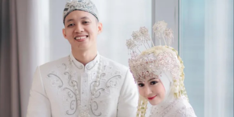 CHARMING (Custom Perdana/New Attire) by Zia Brides Make Up Artist ...