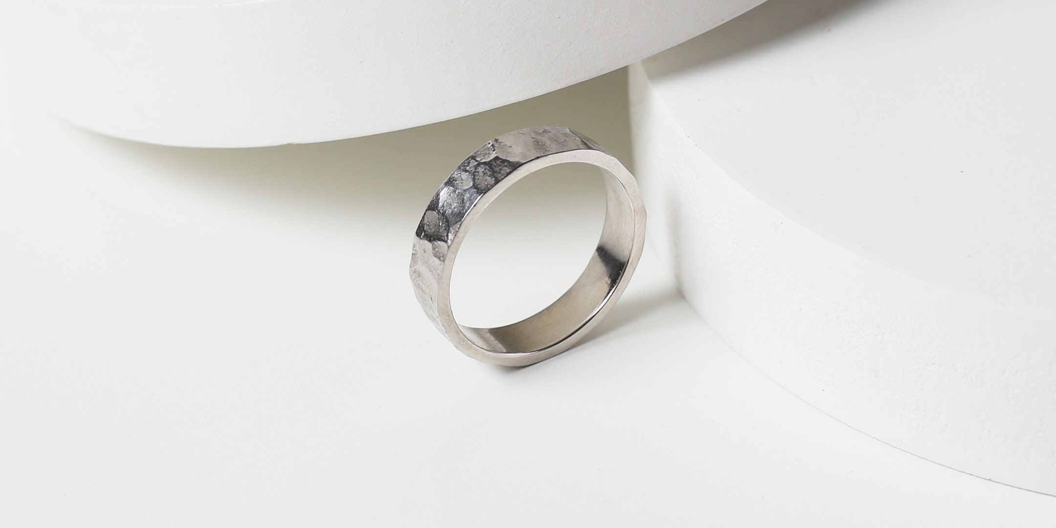 Surosmith White hammered ring glossy - silver oleh Surosmith | Bridestory Store