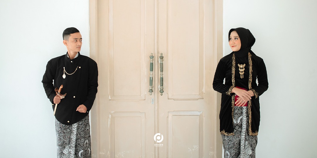 Prewedding Adat Jawa by Orion Photography | Bridestory Store